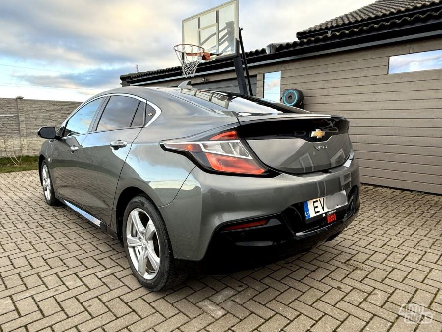 Grey Chevrolet Volt 2017 in Klaipeda, with an engine capacity of 1.50 L and mileage of 177 thousand km for 11000 €, photo 1 on AUTOMOTO.COM.LV