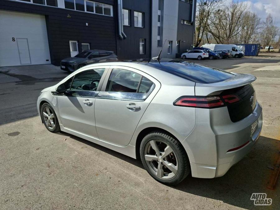 Pelēks Chevrolet Volt 2012 Kauņa, ar dzinēja tilpumu 1.40 L un nobraukumu 116 tūkst. km par 3900 €, foto 2 vietnē AUTOMOTO.COM.LV