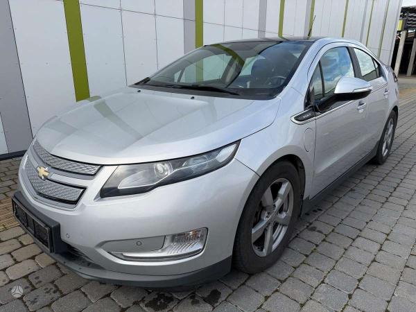 Grey Chevrolet Volt 2012 in Raseiniai, with an engine capacity of 1.40 L and mileage of 145 thousand km for 6900 €, photo 1 on AUTOMOTO.COM.LV