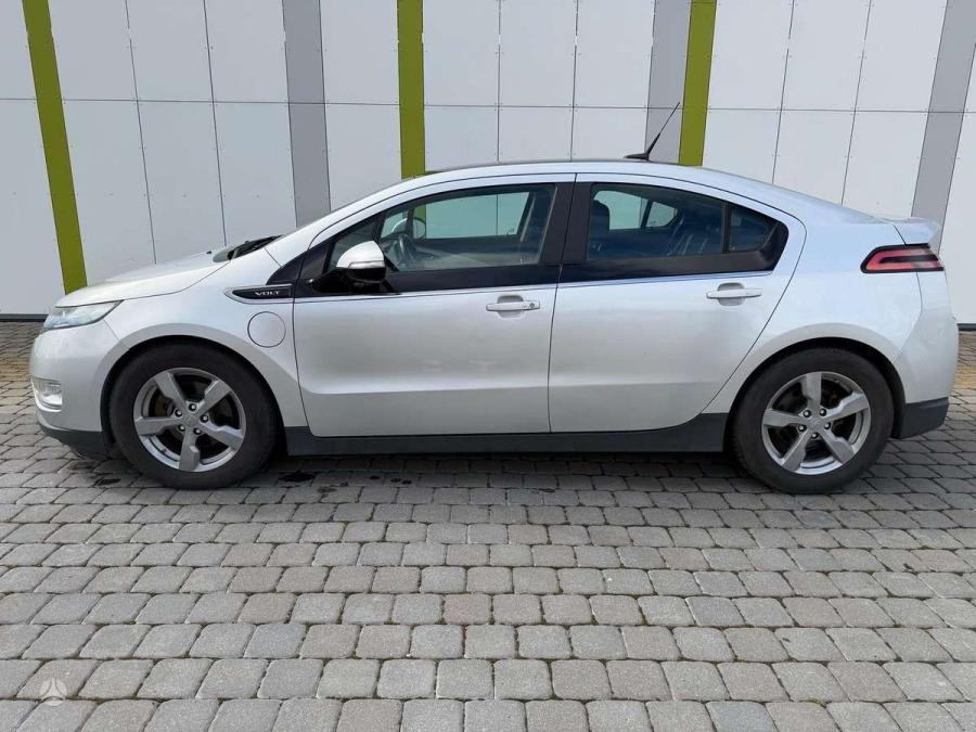 Pelēks Chevrolet Volt 2012 Raseiniai, ar dzinēja tilpumu 1.40 L un nobraukumu 145 tūkst. km par 6900 €, foto 3 vietnē AUTOMOTO.COM.LV