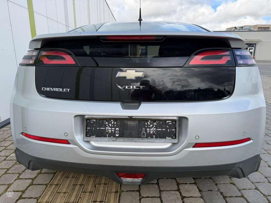 Pelēks Chevrolet Volt 2012 Raseiniai, ar dzinēja tilpumu 1.40 L un nobraukumu 145 tūkst. km par 6900 €, foto 5 vietnē AUTOMOTO.COM.LV