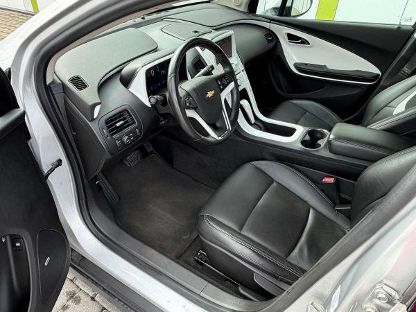 Grey Chevrolet Volt 2012 in Raseiniai, with an engine capacity of 1.40 L and mileage of 145 thousand km for 6900 €, photo 9 on AUTOMOTO.COM.LV