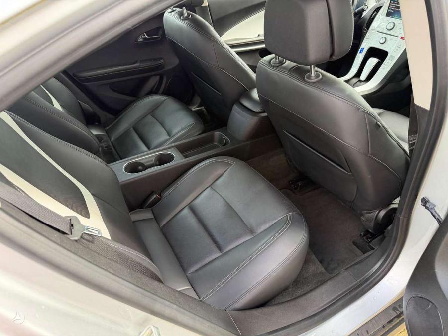 Pelēks Chevrolet Volt 2012 Raseiniai, ar dzinēja tilpumu 1.40 L un nobraukumu 145 tūkst. km par 6900 €, foto 16 vietnē AUTOMOTO.COM.LV
