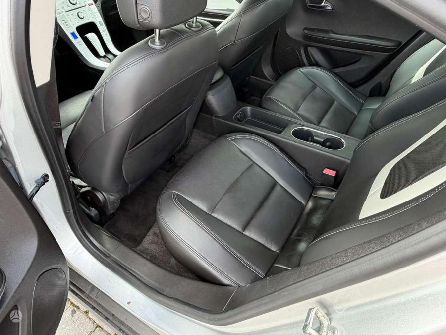 Pelēks Chevrolet Volt 2012 Raseiniai, ar dzinēja tilpumu 1.40 L un nobraukumu 145 tūkst. km par 6900 €, foto 17 vietnē AUTOMOTO.COM.LV