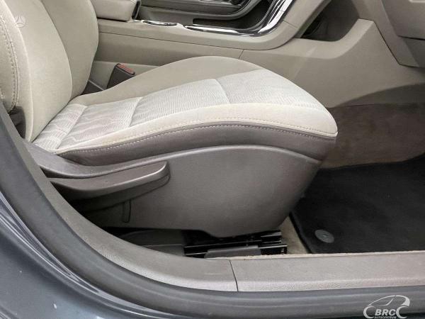 Pelēks Chevrolet Volt 2013 Viļņa, ar dzinēja tilpumu 1.40 L un nobraukumu 367 tūkst. km par 5500 €, foto 7 vietnē AUTOMOTO.COM.LV