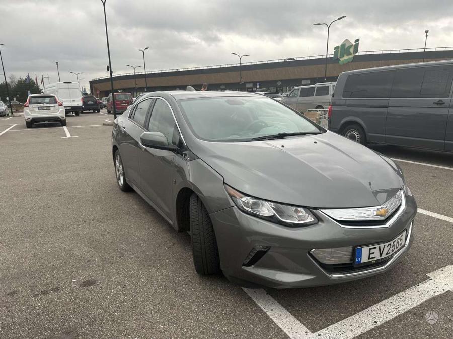 Grey Chevrolet Volt 2016 in Vilnius, with an engine capacity of 1.50 L and mileage of 175 thousand km for 10000 €, photo 1 on AUTOMOTO.COM.LV