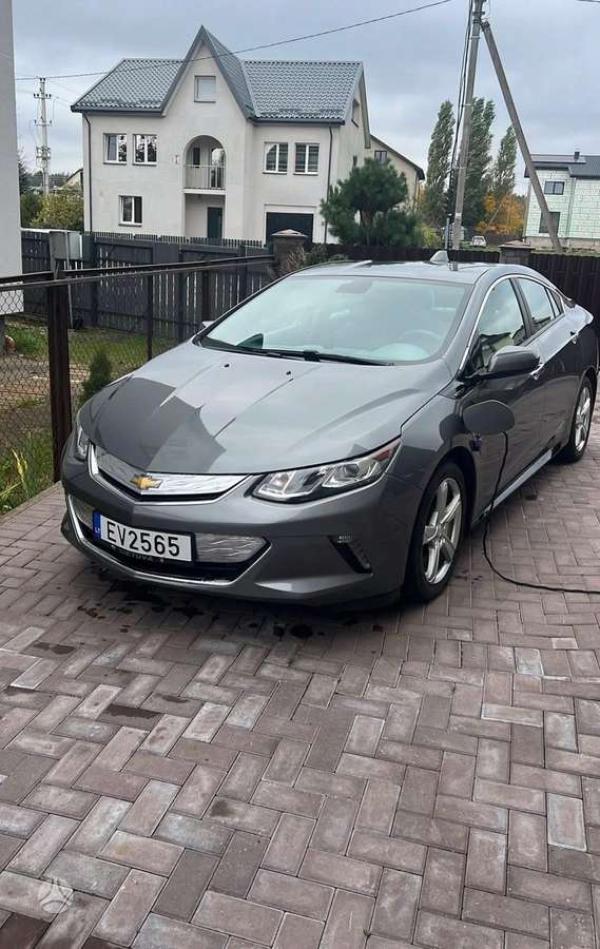 Pelēks Chevrolet Volt 2016 Viļņa, ar dzinēja tilpumu 1.50 L un nobraukumu 175 tūkst. km par 10000 €, foto 10 vietnē AUTOMOTO.COM.LV