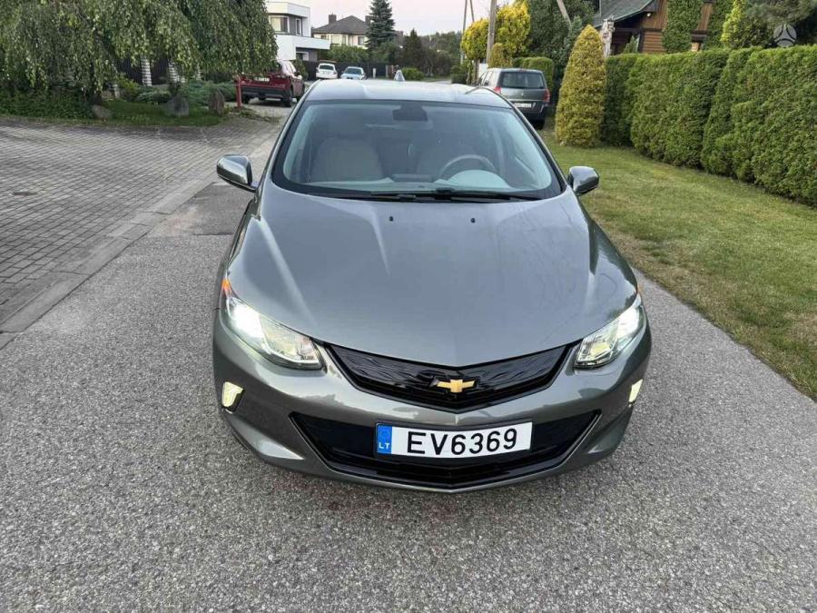 Pelēks Chevrolet Volt 2016 Viļņa, ar dzinēja tilpumu 1.50 L un nobraukumu 204 tūkst. km par 9999 €, foto 4 vietnē AUTOMOTO.COM.LV