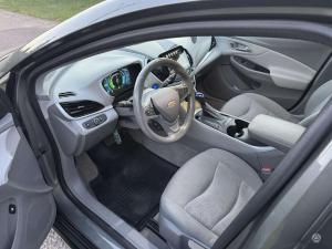 Pelēks Chevrolet Volt 2016 Viļņa, ar dzinēja tilpumu 1.50 L un nobraukumu 204 tūkst. km par 9999 €, foto 9 vietnē AUTOMOTO.COM.LV