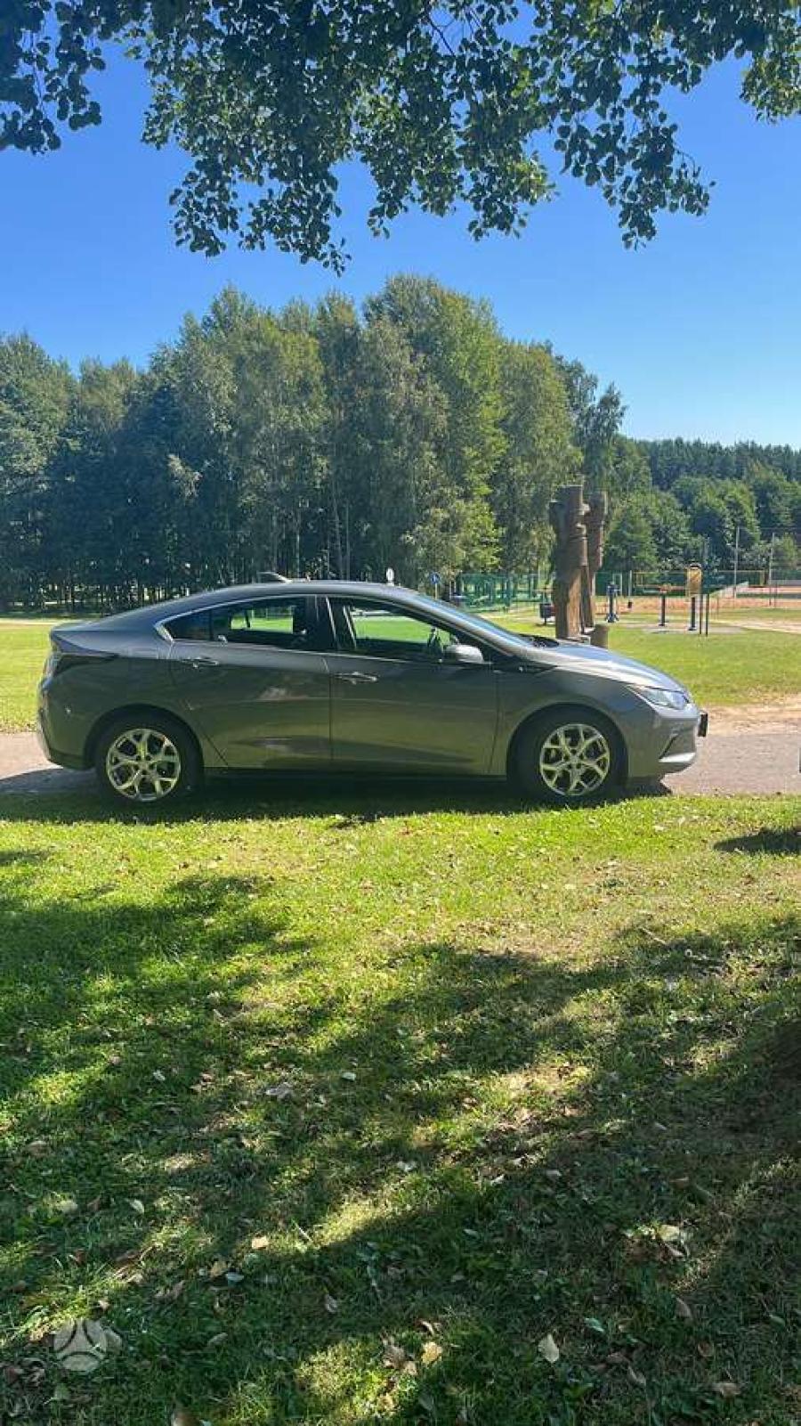 Pelēks Chevrolet Volt 2016 Viļņa, ar dzinēja tilpumu 1.49 L un nobraukumu 190 tūkst. km par 10000 €, foto 3 vietnē AUTOMOTO.COM.LV