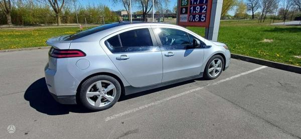 Grey Chevrolet Volt 2012 in Klaipeda, with an engine capacity of 1.40 L and mileage of 242 thousand km for 3999 €, photo 3 on AUTOMOTO.COM.LV