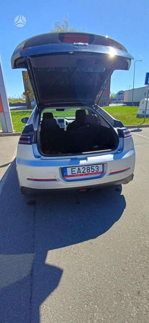 Grey Chevrolet Volt 2012 in Klaipeda, with an engine capacity of 1.40 L and mileage of 242 thousand km for 3999 €, photo 8 on AUTOMOTO.COM.LV