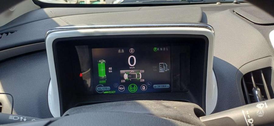 Pelēks Chevrolet Volt 2012 Klaipėda, ar dzinēja tilpumu 1.40 L un nobraukumu 242 tūkst. km par 3999 €, foto 12 vietnē AUTOMOTO.COM.LV