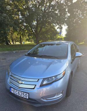 Pelēks Chevrolet Volt 2013 Alīta, ar dzinēja tilpumu 1.40 L un nobraukumu 75 tūkst. km par 8000 €, foto 3 vietnē AUTOMOTO.COM.LV
