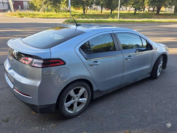 Pelēks Chevrolet Volt 2013 Alīta, ar dzinēja tilpumu 1.40 L un nobraukumu 75 tūkst. km par 8000 €, foto 6 vietnē AUTOMOTO.COM.LV