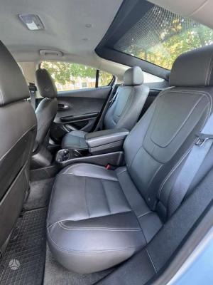 Pelēks Chevrolet Volt 2013 Alīta, ar dzinēja tilpumu 1.40 L un nobraukumu 75 tūkst. km par 8000 €, foto 8 vietnē AUTOMOTO.COM.LV