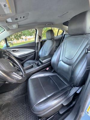 Pelēks Chevrolet Volt 2013 Alīta, ar dzinēja tilpumu 1.40 L un nobraukumu 75 tūkst. km par 8000 €, foto 15 vietnē AUTOMOTO.COM.LV