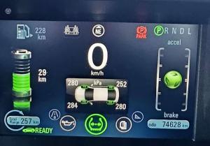 Pelēks Chevrolet Volt 2013 Alīta, ar dzinēja tilpumu 1.40 L un nobraukumu 75 tūkst. km par 8000 €, foto 17 vietnē AUTOMOTO.COM.LV