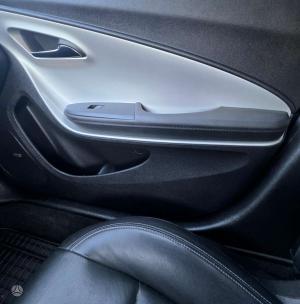 Pelēks Chevrolet Volt 2013 Alīta, ar dzinēja tilpumu 1.40 L un nobraukumu 75 tūkst. km par 8000 €, foto 19 vietnē AUTOMOTO.COM.LV