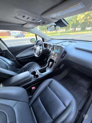 Pelēks Chevrolet Volt 2013 Alīta, ar dzinēja tilpumu 1.40 L un nobraukumu 75 tūkst. km par 8000 €, foto 23 vietnē AUTOMOTO.COM.LV