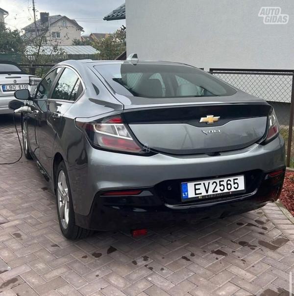Chevrolet Volt 2017 in Vilnius on AUTOMOTO.COM.LV Chevrolet Volt 2017 in Vilnius, with an engine capacity of 1.50 L and mileage of 178 thousand km for 10500 €, photo 4 on AUTOMOTO.COM.LV