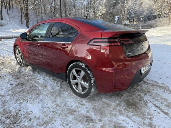 Red Chevrolet Volt 2012 in Vilnius, with an engine capacity of 1.40 L and mileage of 160 thousand km for 6100 €, photo 6 on AUTOMOTO.COM.LV