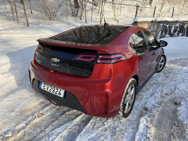 Red Chevrolet Volt 2012 in Vilnius, with an engine capacity of 1.40 L and mileage of 160 thousand km for 6100 €, photo 10 on AUTOMOTO.COM.LV