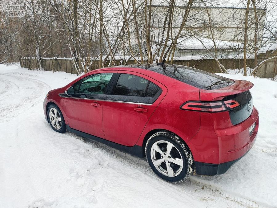 Red Chevrolet Volt 2012 in Vilnius, with an engine capacity of 1.40 L and mileage of 207 thousand km for 4300 €, photo 4 on AUTOMOTO.COM.LV