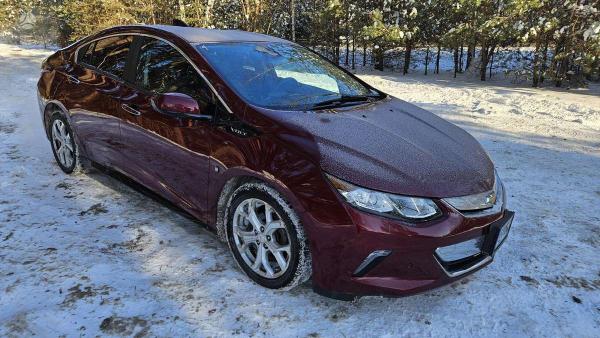 Red Chevrolet Volt 2016 in Vilnius, with an engine capacity of 1.50 L and mileage of 170 thousand km for 11900 €, photo 5 on AUTOMOTO.COM.LV