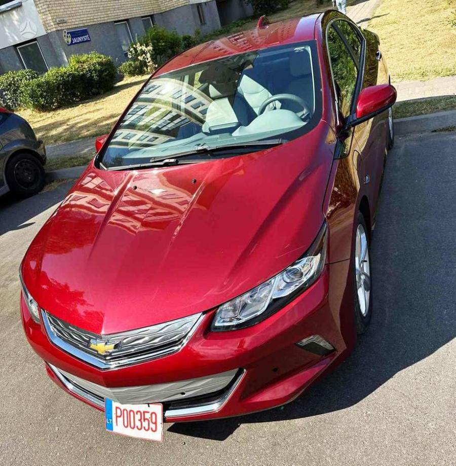 Red Chevrolet Volt 2018 in Vilnius, with an engine capacity of 1.50 L and mileage of 45 thousand km for 15000 €, photo 5 on AUTOMOTO.COM.LV