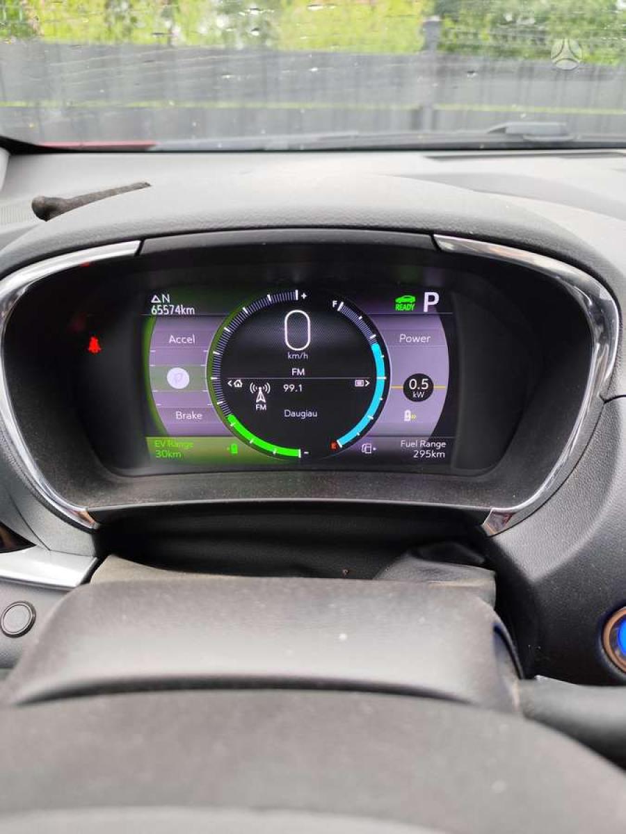 Red Chevrolet Volt 2019 in Panevezys, with an engine capacity of 1.50 L and mileage of 66 thousand km for 15200 €, photo 3 on AUTOMOTO.COM.LV