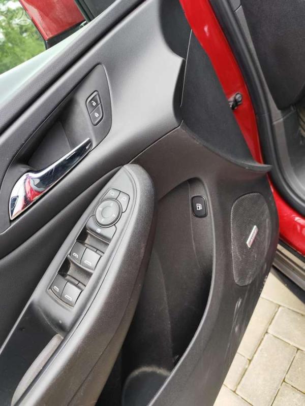 Sarkans Chevrolet Volt 2019 Panevēža, ar dzinēja tilpumu 1.50 L un nobraukumu 66 tūkst. km par 15200 €, foto 4 vietnē AUTOMOTO.COM.LV