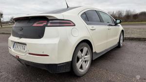 White Chevrolet Volt 2012 in Kaunas, with an engine capacity of 1.40 L and mileage of 215 thousand km for 4300 €, photo 3 on AUTOMOTO.COM.LV