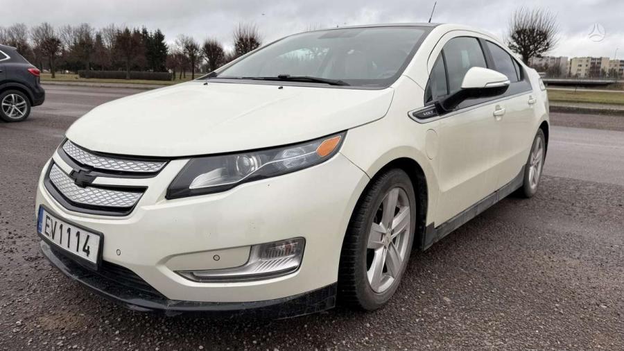 White Chevrolet Volt 2012 in Kaunas, with an engine capacity of 1.40 L and mileage of 215 thousand km for 4300 €, photo 5 on AUTOMOTO.COM.LV