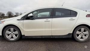 White Chevrolet Volt 2012 in Kaunas, with an engine capacity of 1.40 L and mileage of 215 thousand km for 4300 €, photo 6 on AUTOMOTO.COM.LV