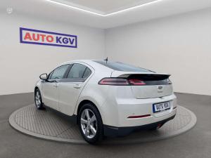White Chevrolet Volt 2013 in Vilnius, with an engine capacity of 1.40 L and mileage of 163 thousand km for 6999 €, photo 3 on AUTOMOTO.COM.LV