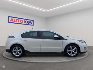 White Chevrolet Volt 2013 in Vilnius, with an engine capacity of 1.40 L and mileage of 163 thousand km for 6999 €, photo 5 on AUTOMOTO.COM.LV