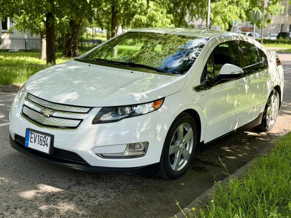 Balts Chevrolet Volt 2013 Viļņa, ar dzinēja tilpumu 1.40 L un nobraukumu 150 tūkst. km par 4950 €, foto 3 vietnē AUTOMOTO.COM.LV
