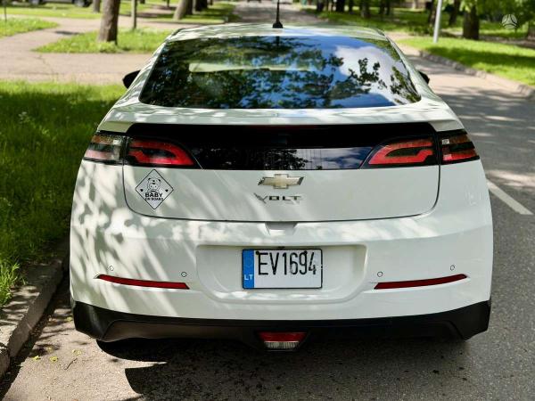 Balts Chevrolet Volt 2013 Viļņa, ar dzinēja tilpumu 1.40 L un nobraukumu 150 tūkst. km par 4950 €, foto 4 vietnē AUTOMOTO.COM.LV