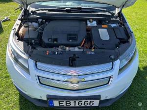 White Chevrolet Volt 2013 in Jonava, with an engine capacity of 1.40 L and mileage of 255 thousand km for 6500 €, photo 4 on AUTOMOTO.COM.LV