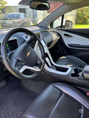 White Chevrolet Volt 2013 in Jonava, with an engine capacity of 1.40 L and mileage of 255 thousand km for 6500 €, photo 7 on AUTOMOTO.COM.LV