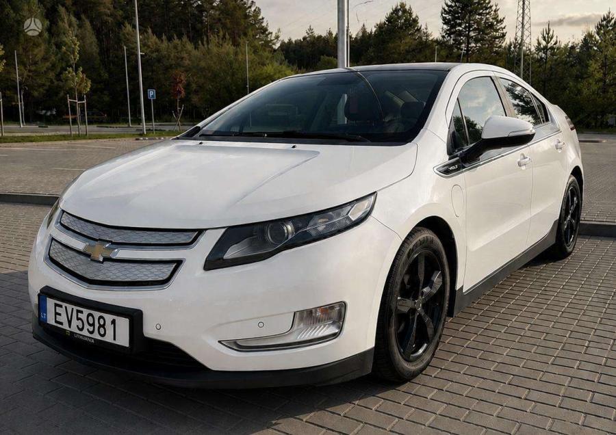 Balts Chevrolet Volt 2013 Viļņa, ar dzinēja tilpumu 1.40 L un nobraukumu 239 tūkst. km par 5900 €, foto 1 vietnē AUTOMOTO.COM.LV