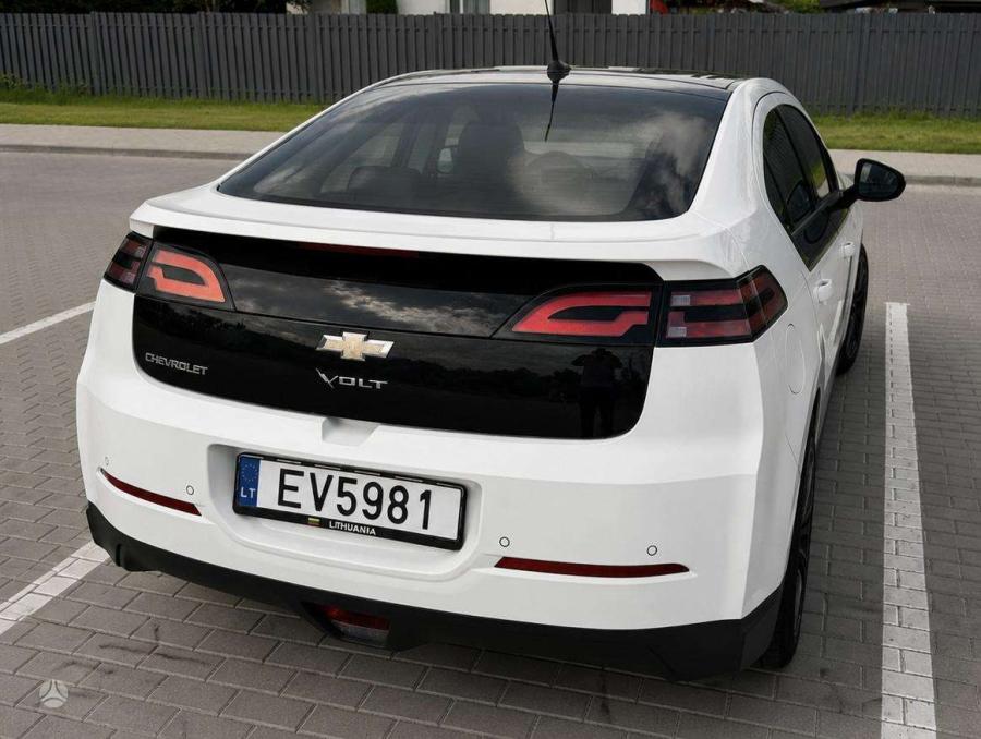 Balts Chevrolet Volt 2013 Viļņa, ar dzinēja tilpumu 1.40 L un nobraukumu 239 tūkst. km par 5900 €, foto 4 vietnē AUTOMOTO.COM.LV