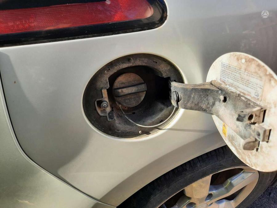 White Chevrolet Volt 2014 in Vilnius, with an engine capacity of 1.40 L and mileage of 75 thousand km for 7900 €, photo 14 on AUTOMOTO.COM.LV