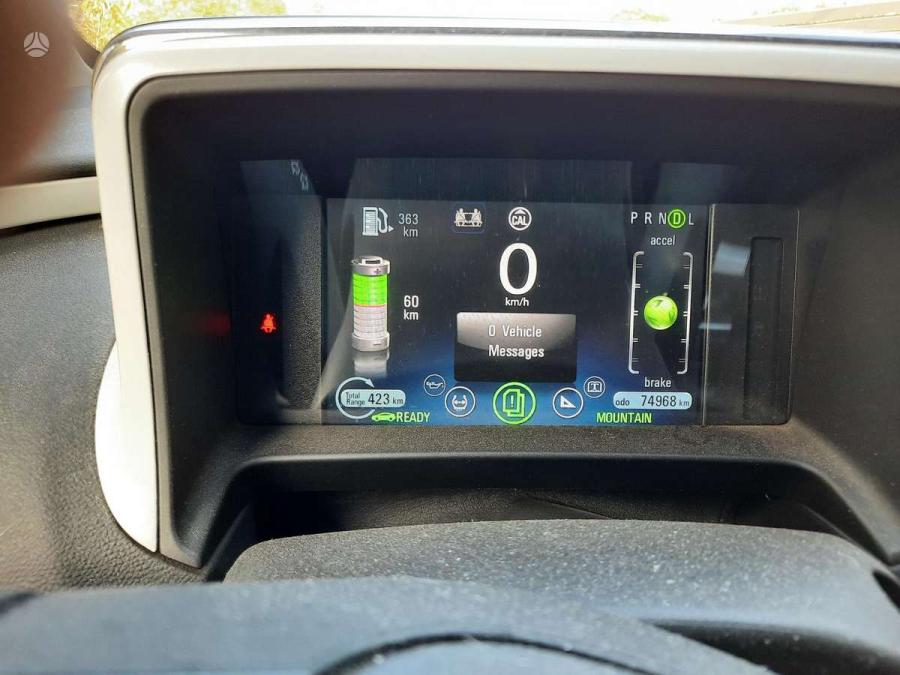 White Chevrolet Volt 2014 in Vilnius, with an engine capacity of 1.40 L and mileage of 75 thousand km for 7900 €, photo 16 on AUTOMOTO.COM.LV