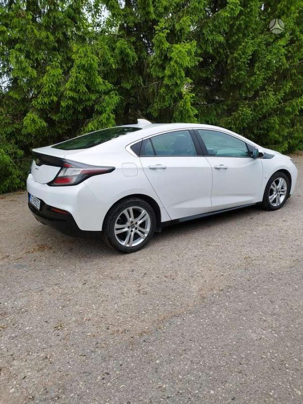 Balts Chevrolet Volt 2017 Panevēža, ar dzinēja tilpumu 1.49 L un nobraukumu 109 tūkst. km par 9900 €, foto 1 vietnē AUTOMOTO.COM.LV