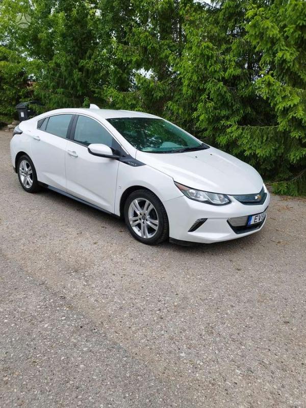 Balts Chevrolet Volt 2017 Panevēža, ar dzinēja tilpumu 1.49 L un nobraukumu 109 tūkst. km par 9900 €, foto 2 vietnē AUTOMOTO.COM.LV