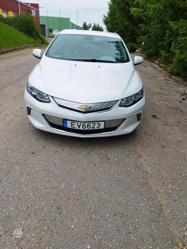 Balts Chevrolet Volt 2017 Panevēža, ar dzinēja tilpumu 1.49 L un nobraukumu 109 tūkst. km par 9900 €, foto 5 vietnē AUTOMOTO.COM.LV