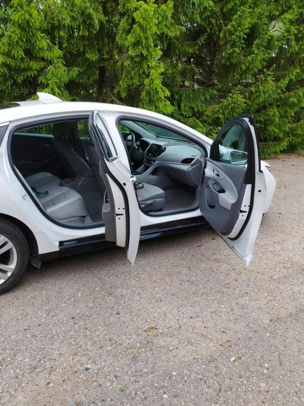 Balts Chevrolet Volt 2017 Panevēža, ar dzinēja tilpumu 1.49 L un nobraukumu 109 tūkst. km par 9900 €, foto 7 vietnē AUTOMOTO.COM.LV