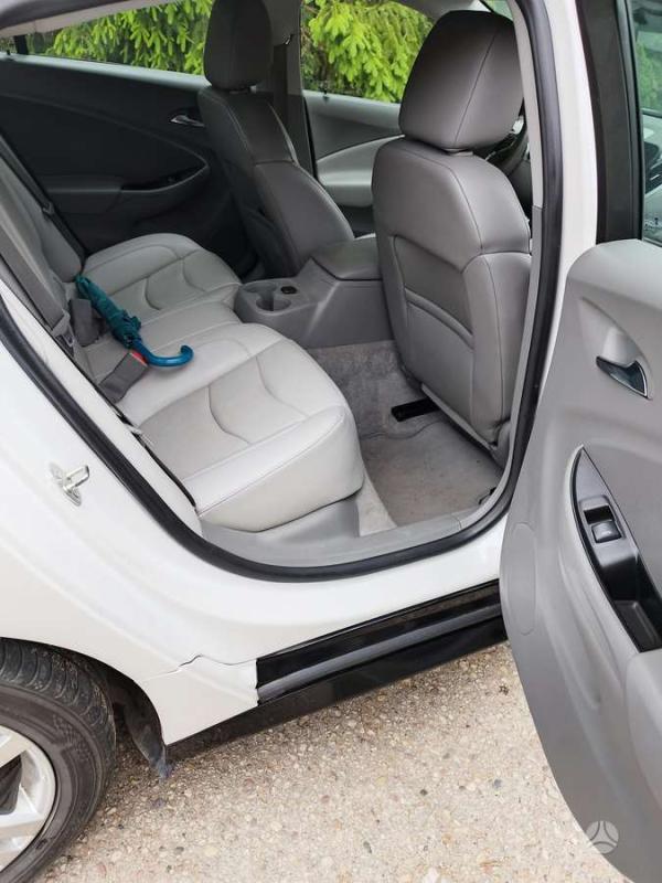 Balts Chevrolet Volt 2017 Panevēža, ar dzinēja tilpumu 1.49 L un nobraukumu 109 tūkst. km par 9900 €, foto 6 vietnē AUTOMOTO.COM.LV